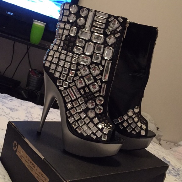 laura chu premium footwear collection | Shoes | Laura Chu Diamond Zip ...